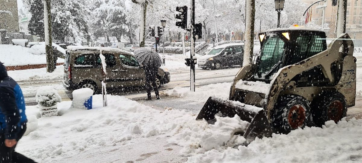 Más de 250 llamadas por incidencias con la nieve en Jaca durante el ...