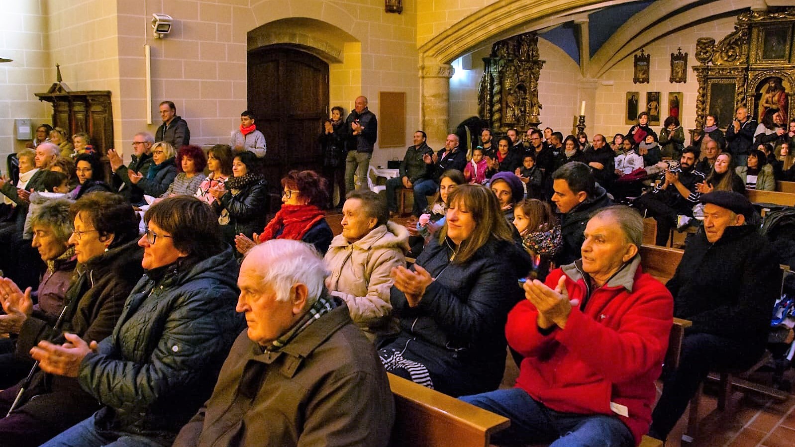 Salvatierra de Esca 'enciende' su Navidad con los villancicos del Grupo ...