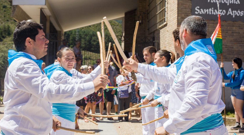 Sabiñánigo reivindica sus raíces y tradiciones con su popular dance en ...