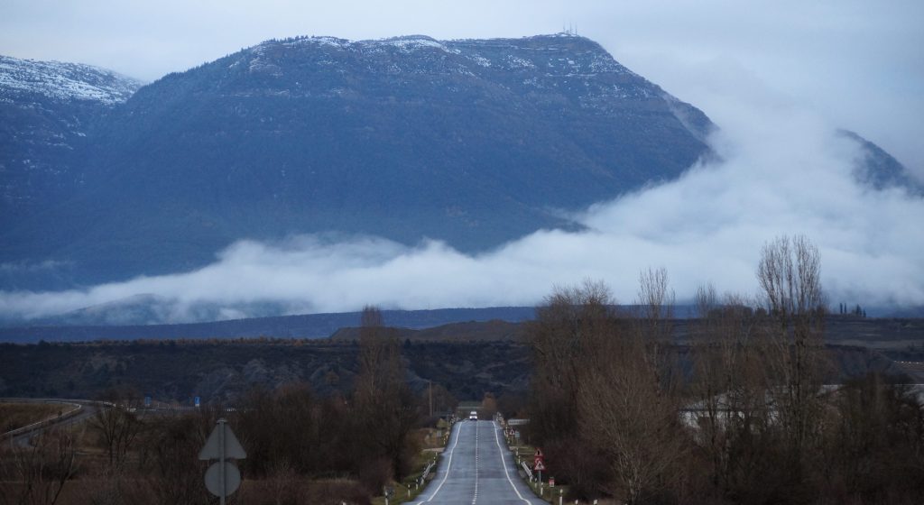 Cinco perspectivas distintas de la montaña desde Jaca y Sabiñánigo ...