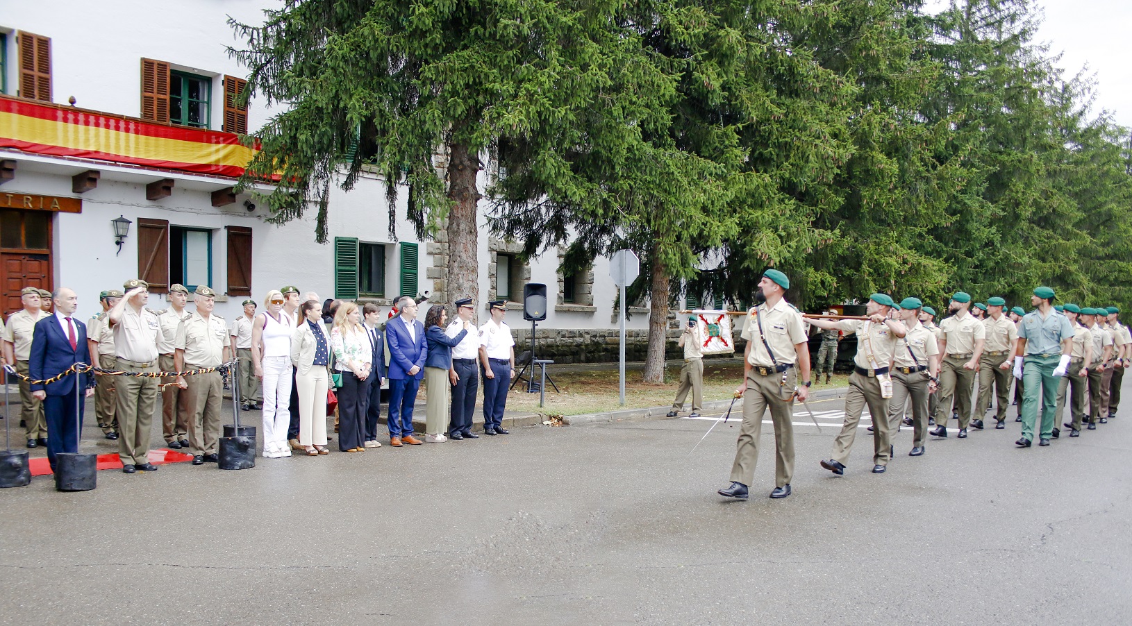 El JEME preside en Jaca la clausura de los cursos de Montaña y ...