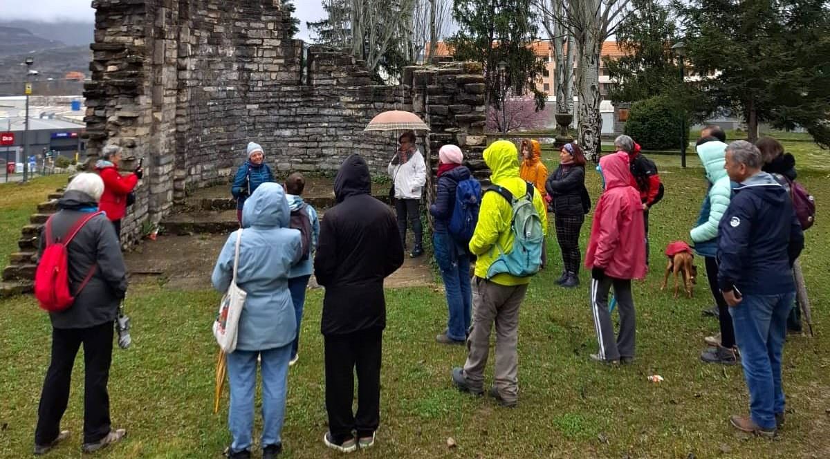 Un paseo entre árboles, mitología y leyendas en Sabiñánigo
